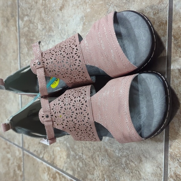 Jambu | Shoes | New Jbu By Jambu Bonita Cut Out Wedge Sandals Shoes ...